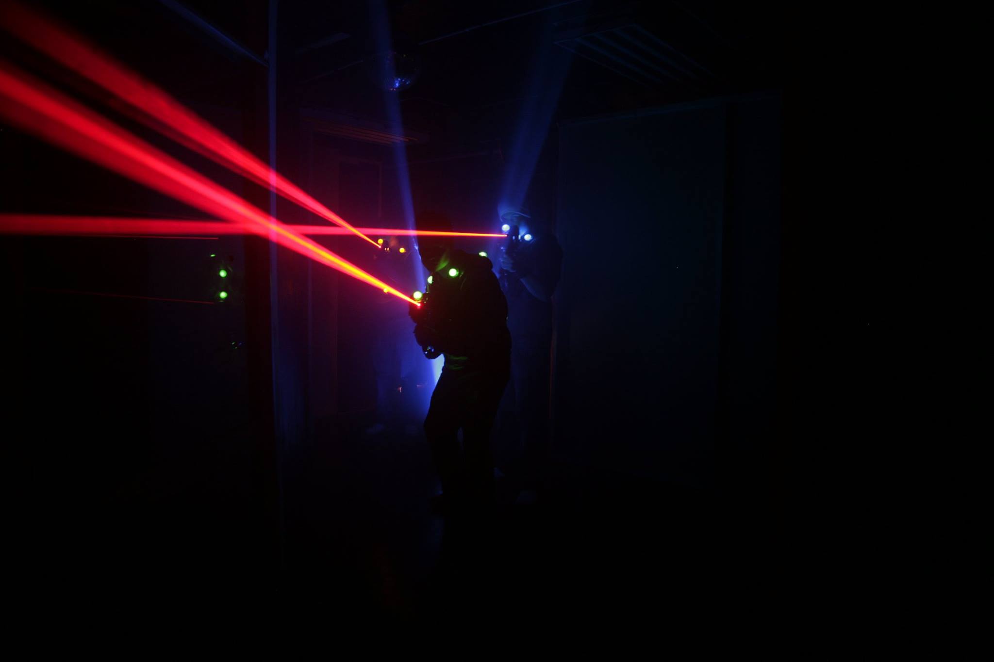 DarkLight - Laserspill for hele familien